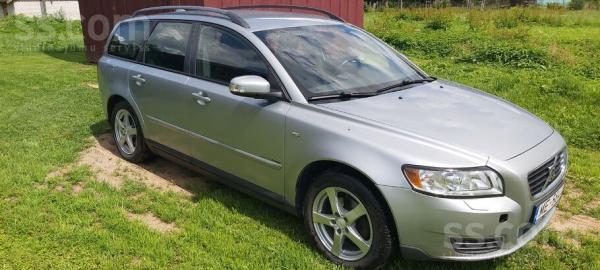 Pelēks Volvo V50 2009 Dobele, ar dzinēja tilpumu 1.60 L un nobraukumu 356 tūkst. km par 1800 €, foto 1 vietnē AUTOMOTO.COM.LV
