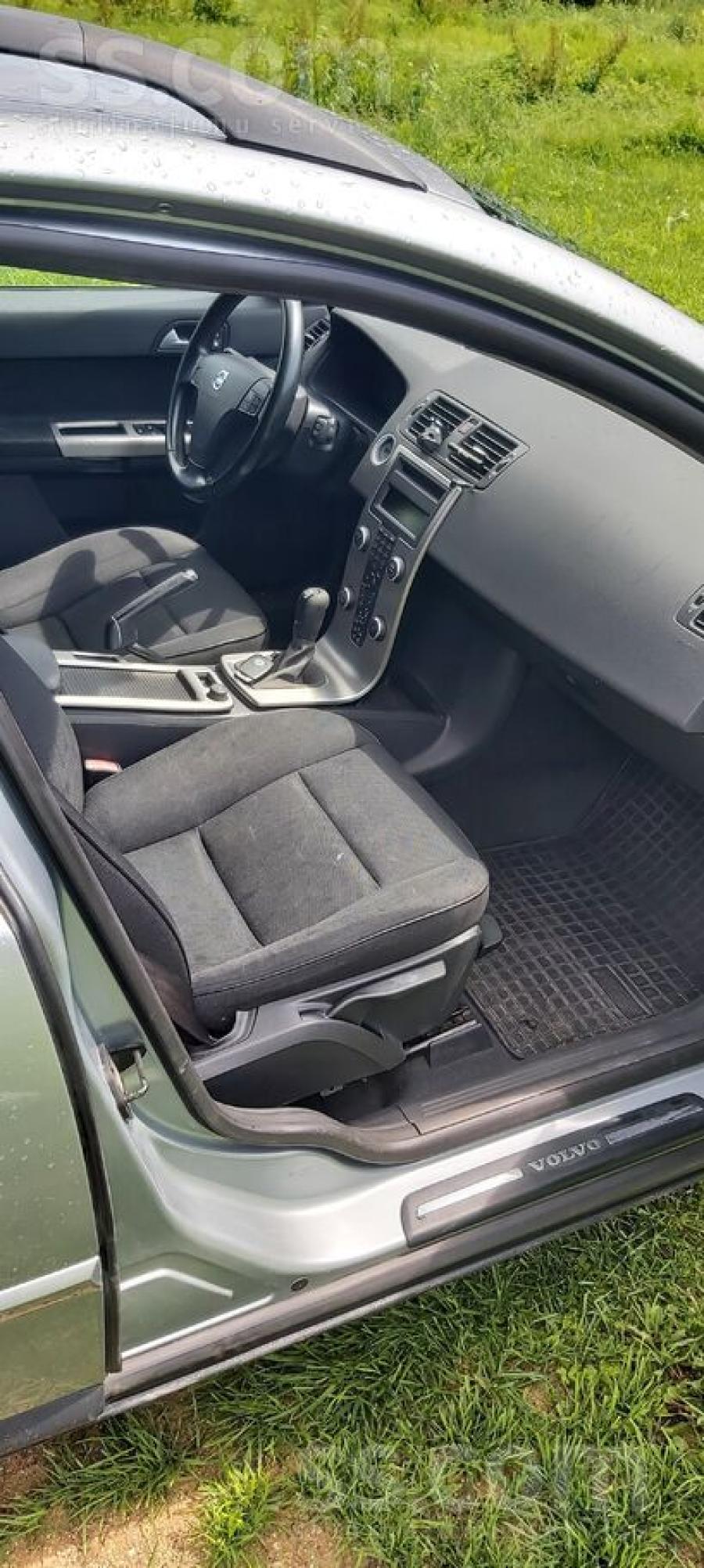 Pelēks Volvo V50 2009 Dobele, ar dzinēja tilpumu 1.60 L un nobraukumu 356 tūkst. km par 1800 €, foto 13 vietnē AUTOMOTO.COM.LV