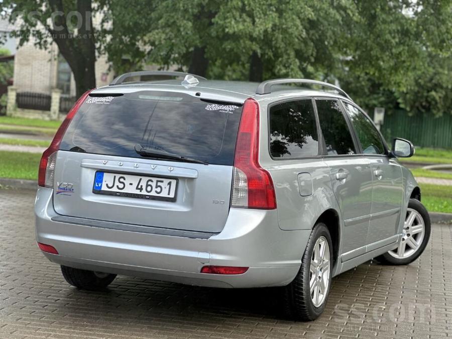 Grey Volvo V50 2009 in Jelgava, with an engine capacity of 1.60 L and mileage of 0 thousand km for 1650 €, photo 7 on AUTOMOTO.COM.LV