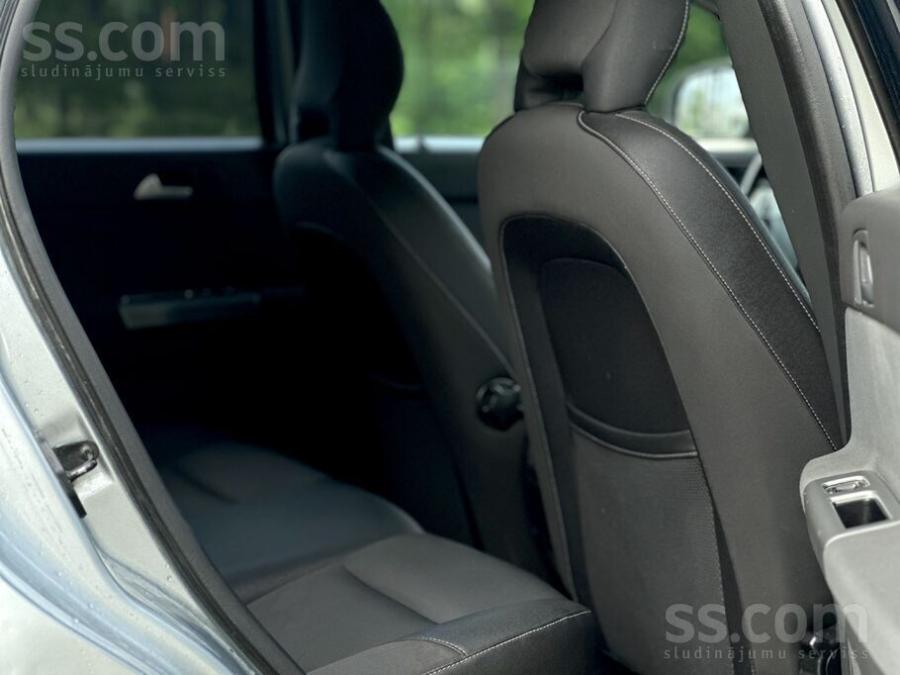 Grey Volvo V50 2009 in Jelgava, with an engine capacity of 1.60 L and mileage of 0 thousand km for 1650 €, photo 11 on AUTOMOTO.COM.LV