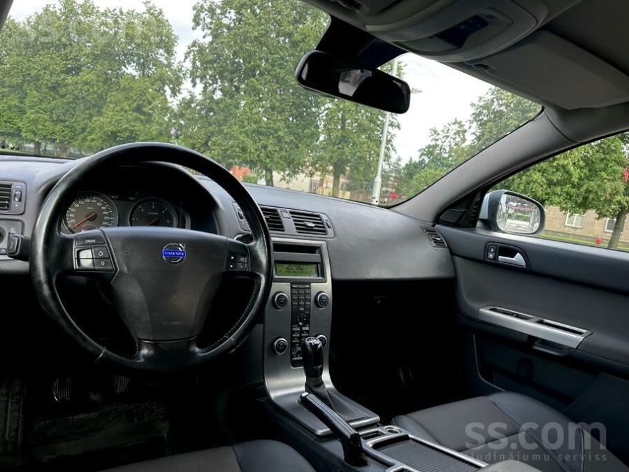 Grey Volvo V50 2009 in Jelgava, with an engine capacity of 1.60 L and mileage of 0 thousand km for 1650 €, photo 14 on AUTOMOTO.COM.LV