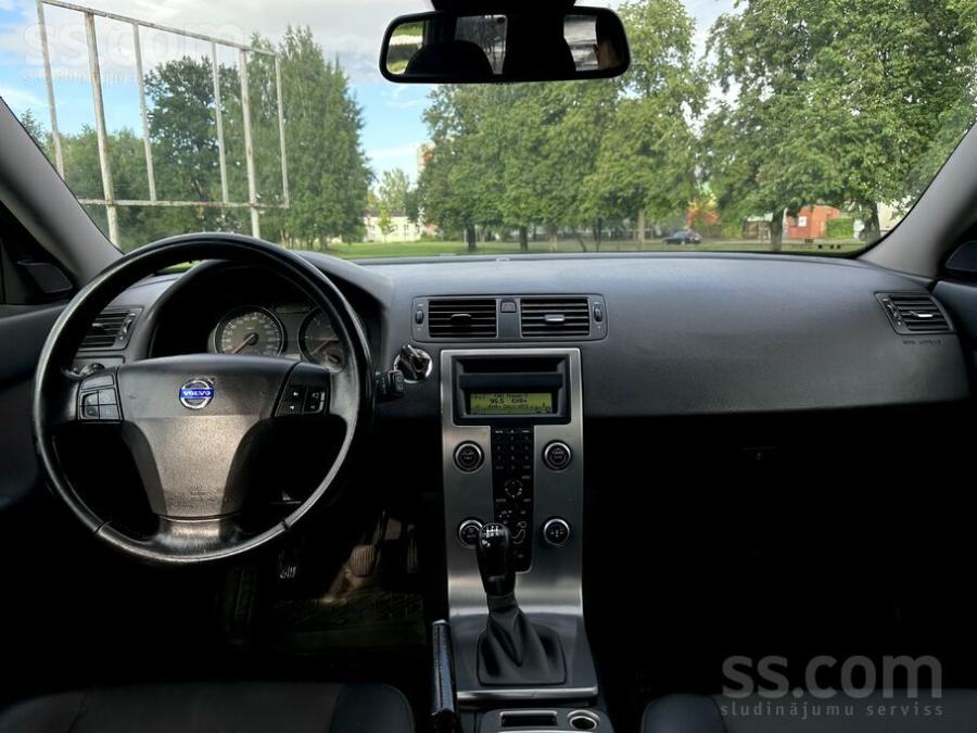 Grey Volvo V50 2009 in Jelgava, with an engine capacity of 1.60 L and mileage of 0 thousand km for 1650 €, photo 15 on AUTOMOTO.COM.LV