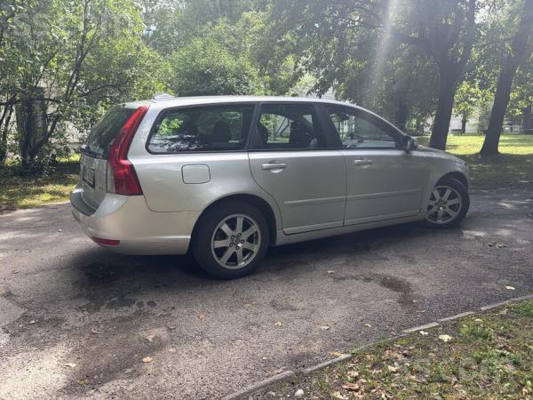 Pelēks Volvo V50 2009 Rīga, ar dzinēja tilpumu 2.00 L un nobraukumu 342 tūkst. km par 2550 €, foto 5 vietnē AUTOMOTO.COM.LV