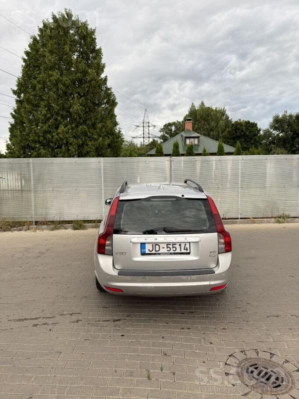 Pelēks Volvo V50 2009 Rīga, ar dzinēja tilpumu 1.60 L un nobraukumu 288 tūkst. km par 1900 €, foto 5 vietnē AUTOMOTO.COM.LV