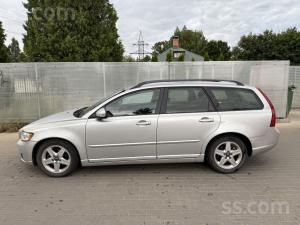 Grey Volvo V50 2009 in Riga, with an engine capacity of 1.60 L and mileage of 288 thousand km for 1900 €, photo 8 on AUTOMOTO.COM.LV