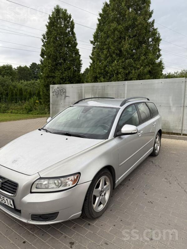 Pelēks Volvo V50 2009 Rīga, ar dzinēja tilpumu 1.60 L un nobraukumu 288 tūkst. km par 1900 €, foto 8 vietnē AUTOMOTO.COM.LV