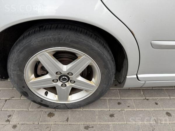 Pelēks Volvo V50 2009 Rīga, ar dzinēja tilpumu 1.60 L un nobraukumu 288 tūkst. km par 1900 €, foto 9 vietnē AUTOMOTO.COM.LV