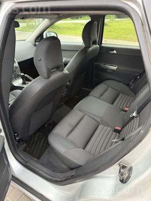 Grey Volvo V50 2009 in Riga, with an engine capacity of 1.60 L and mileage of 288 thousand km for 1900 €, photo 14 on AUTOMOTO.COM.LV