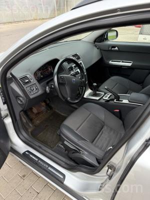 Grey Volvo V50 2009 in Riga, with an engine capacity of 1.60 L and mileage of 288 thousand km for 1900 €, photo 15 on AUTOMOTO.COM.LV