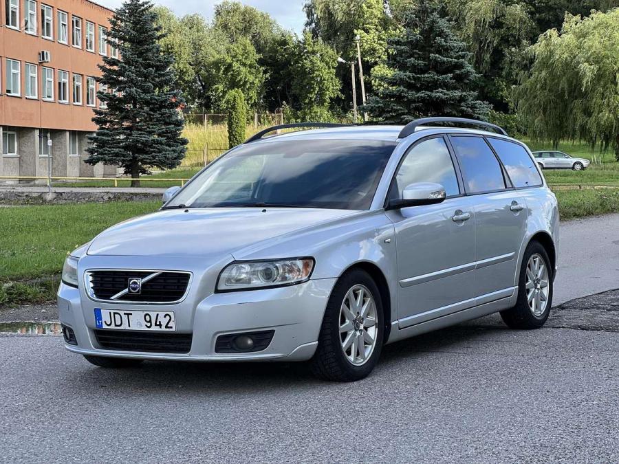 Pelēks Volvo V50 2009 Klaipėda, ar dzinēja tilpumu 1.56 L un nobraukumu 245 tūkst. km par 1900 €, foto 8 vietnē AUTOMOTO.COM.LV