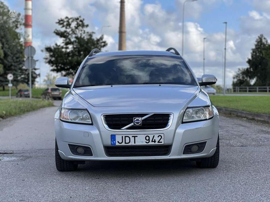 Pelēks Volvo V50 2009 Klaipėda, ar dzinēja tilpumu 1.56 L un nobraukumu 245 tūkst. km par 1900 €, foto 9 vietnē AUTOMOTO.COM.LV