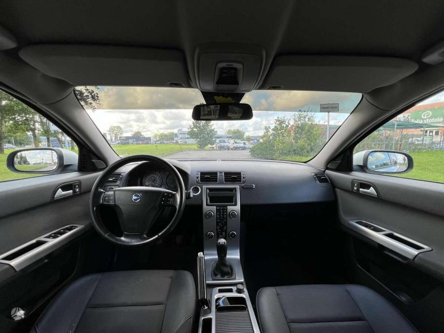 Pelēks Volvo V50 2009 Klaipėda, ar dzinēja tilpumu 1.56 L un nobraukumu 245 tūkst. km par 1900 €, foto 10 vietnē AUTOMOTO.COM.LV