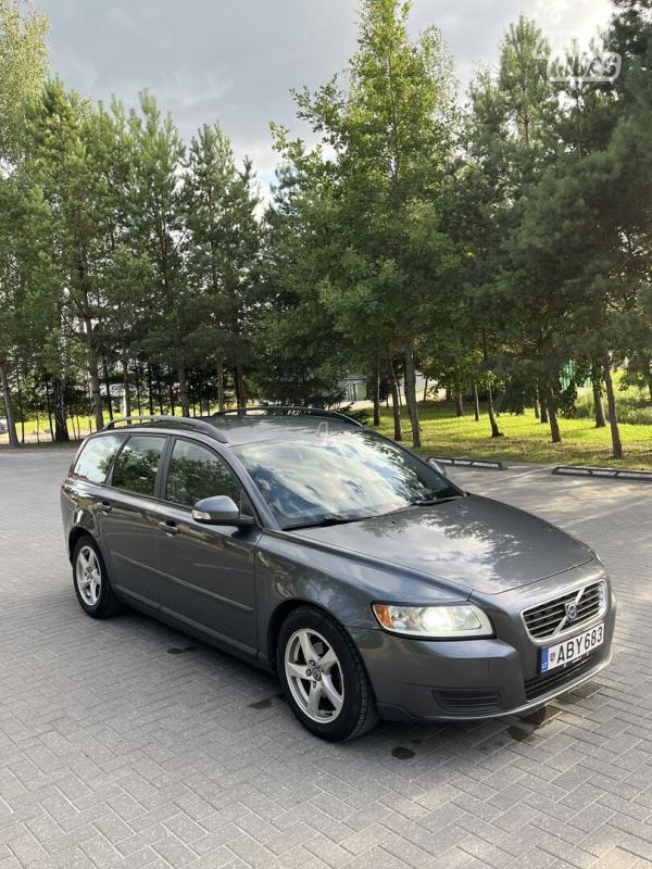 Grey Volvo V50 2009 in Kaunas, with an engine capacity of 1.60 L and mileage of 262 thousand km for 3500 €, photo 2 on AUTOMOTO.COM.LV