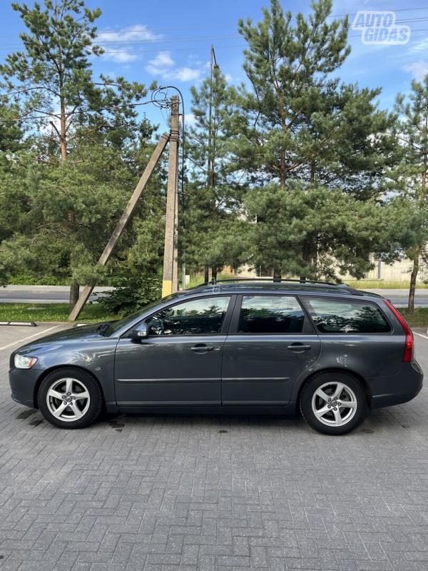Grey Volvo V50 2009 in Kaunas, with an engine capacity of 1.60 L and mileage of 262 thousand km for 3500 €, photo 6 on AUTOMOTO.COM.LV