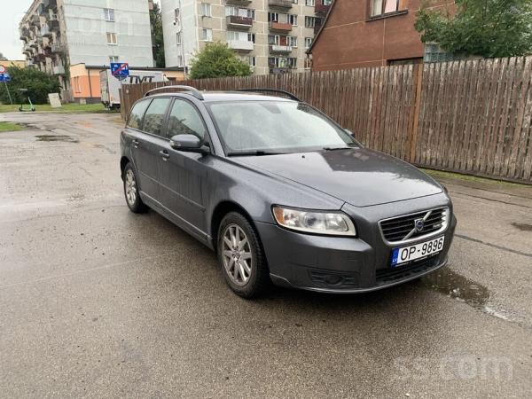 Серый Вольво В50 2009 в Юрмала, объемом двигателя 2.00 л и пробегом 308 тыс. км за 3000 €, фото 1 на AUTOMOTO.COM.LV
