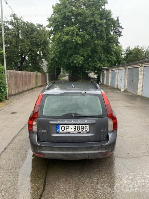Grey Volvo V50 2009 in Jurmala, with an engine capacity of 2.00 L and mileage of 308 thousand km for 3000 €, photo 6 on AUTOMOTO.COM.LV