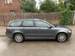 Grey Volvo V50 2009 in Jurmala, with an engine capacity of 2.00 L and mileage of 308 thousand km for 3000 €, photo 8 on AUTOMOTO.COM.LV