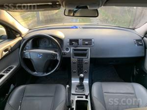 Grey Volvo V50 2009 in Jurmala, with an engine capacity of 2.00 L and mileage of 308 thousand km for 3000 €, photo 9 on AUTOMOTO.COM.LV