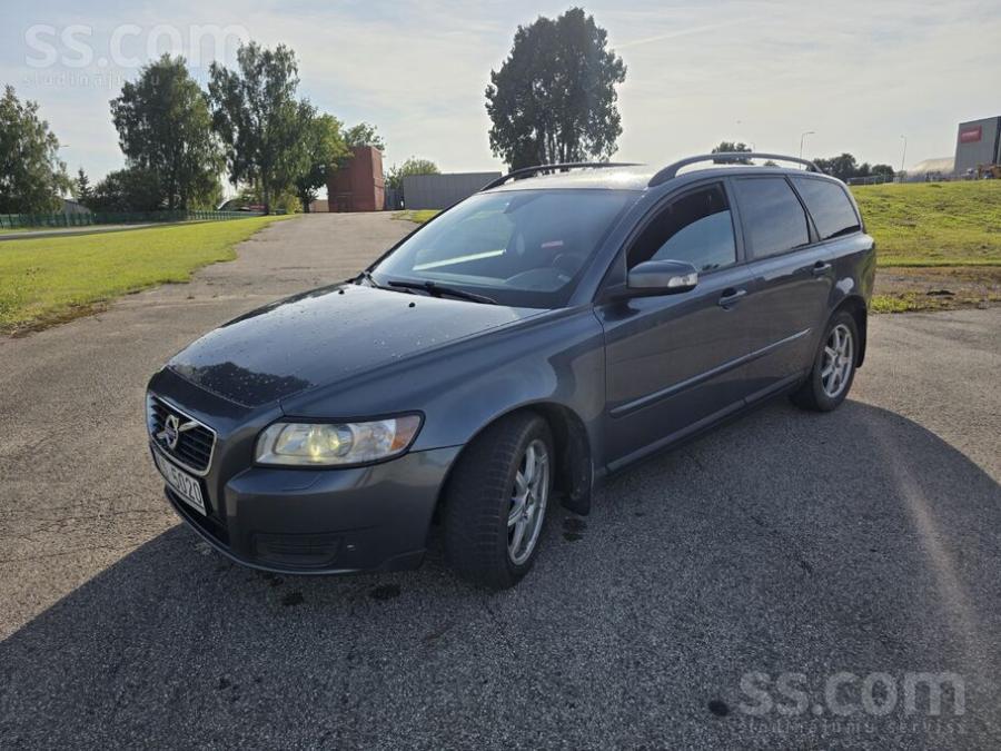 Pelēks Volvo V50 2009 Rīga, ar dzinēja tilpumu 1.60 L un nobraukumu 388 tūkst. km par 2250 €, foto 5 vietnē AUTOMOTO.COM.LV