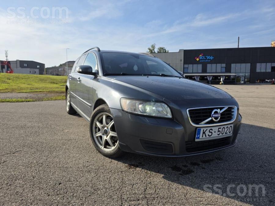 Pelēks Volvo V50 2009 Rīga, ar dzinēja tilpumu 1.60 L un nobraukumu 388 tūkst. km par 2250 €, foto 8 vietnē AUTOMOTO.COM.LV