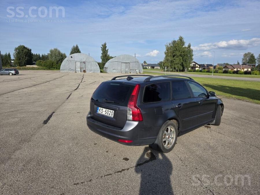 Pelēks Volvo V50 2009 Rīga, ar dzinēja tilpumu 1.60 L un nobraukumu 388 tūkst. km par 2250 €, foto 10 vietnē AUTOMOTO.COM.LV