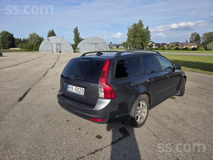 Pelēks Volvo V50 2009 Rīga, ar dzinēja tilpumu 1.60 L un nobraukumu 388 tūkst. km par 2250 €, foto 11 vietnē AUTOMOTO.COM.LV