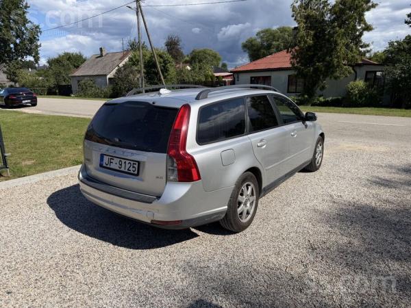 Grey Volvo V50 2009 in Ventspils, with an engine capacity of 1.60 L and mileage of 255 thousand km for 1590 €, photo 4 on AUTOMOTO.COM.LV