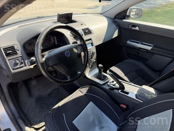 Grey Volvo V50 2009 in Ventspils, with an engine capacity of 1.60 L and mileage of 255 thousand km for 1590 €, photo 8 on AUTOMOTO.COM.LV