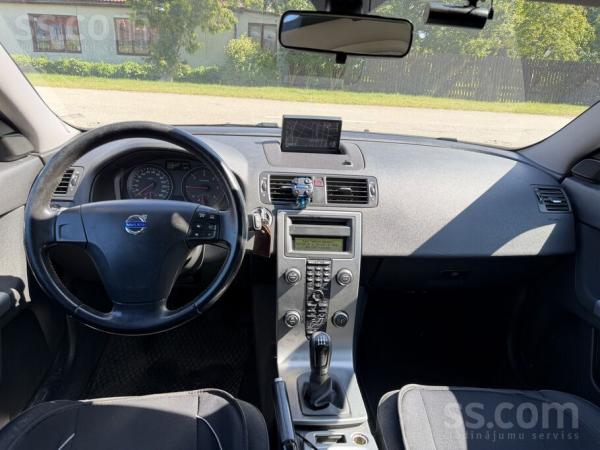 Grey Volvo V50 2009 in Ventspils, with an engine capacity of 1.60 L and mileage of 255 thousand km for 1590 €, photo 10 on AUTOMOTO.COM.LV
