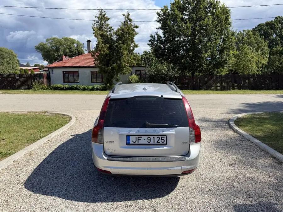 Pelēks Volvo V50 2009 Ventspils, ar dzinēja tilpumu 1.60 L un nobraukumu 255 tūkst. km par 1590 €, foto 6 vietnē AUTOMOTO.COM.LV
