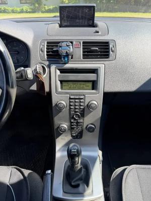 Pelēks Volvo V50 2009 Ventspils, ar dzinēja tilpumu 1.60 L un nobraukumu 255 tūkst. km par 1590 €, foto 12 vietnē AUTOMOTO.COM.LV