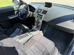 Pelēks Volvo V50 2009 Ventspils, ar dzinēja tilpumu 1.60 L un nobraukumu 255 tūkst. km par 1590 €, foto 16 vietnē AUTOMOTO.COM.LV