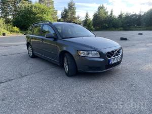 Grey Volvo V50 2009 in Jurmala, with an engine capacity of 2.00 L and mileage of 308 thousand km for 2800 €, photo 3 on AUTOMOTO.COM.LV