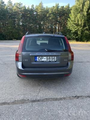 Grey Volvo V50 2009 in Jurmala, with an engine capacity of 2.00 L and mileage of 308 thousand km for 2800 €, photo 6 on AUTOMOTO.COM.LV
