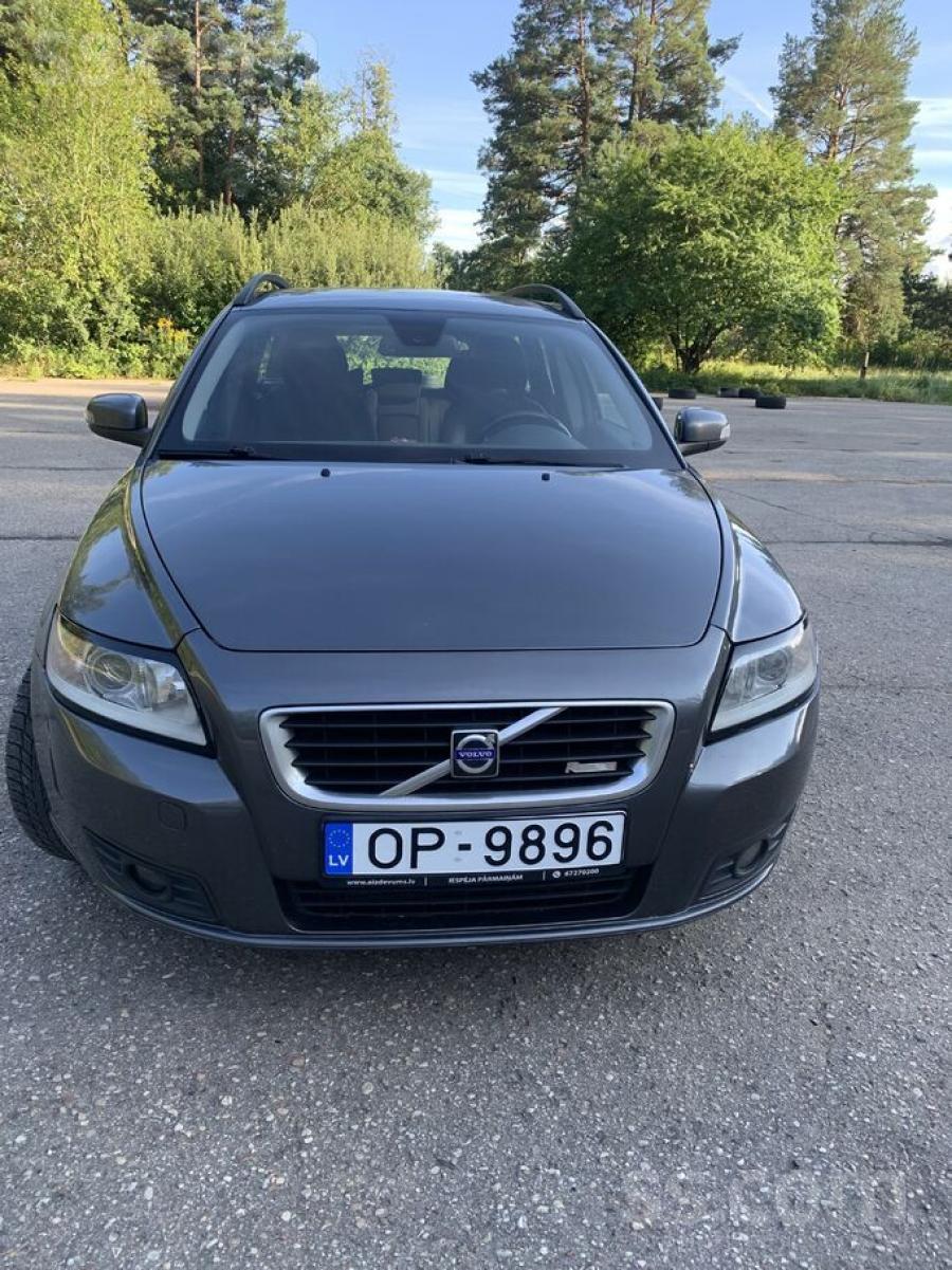 Grey Volvo V50 2009 in Jurmala, with an engine capacity of 2.00 L and mileage of 308 thousand km for 2800 €, photo 9 on AUTOMOTO.COM.LV