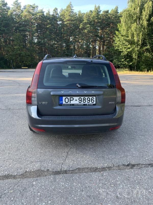 Grey Volvo V50 2009 in Jurmala, with an engine capacity of 2.00 L and mileage of 308 thousand km for 2800 €, photo 6 on AUTOMOTO.COM.LV