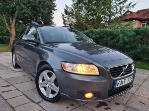 Grey Volvo V50 2009 in Klaipeda, with an engine capacity of 2.00 L and mileage of 305 thousand km for 2350 €, photo  on AUTOMOTO.COM.LV