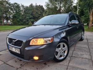 Grey Volvo V50 2009 in Klaipeda, with an engine capacity of 2.00 L and mileage of 305 thousand km for 2350 €, photo 3 on AUTOMOTO.COM.LV