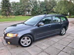 Grey Volvo V50 2009 in Klaipeda, with an engine capacity of 2.00 L and mileage of 305 thousand km for 2350 €, photo 7 on AUTOMOTO.COM.LV