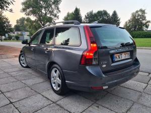 Grey Volvo V50 2009 in Klaipeda, with an engine capacity of 2.00 L and mileage of 305 thousand km for 2350 €, photo 9 on AUTOMOTO.COM.LV