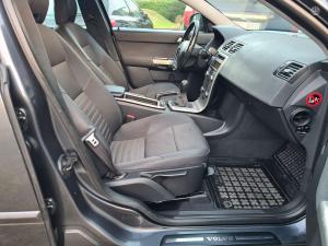 Grey Volvo V50 2009 in Klaipeda, with an engine capacity of 2.00 L and mileage of 305 thousand km for 2350 €, photo 11 on AUTOMOTO.COM.LV