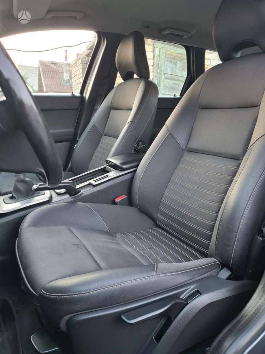 Grey Volvo V50 2009 in Klaipeda, with an engine capacity of 2.00 L and mileage of 305 thousand km for 2350 €, photo 17 on AUTOMOTO.COM.LV