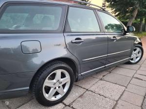 Grey Volvo V50 2009 in Klaipeda, with an engine capacity of 2.00 L and mileage of 305 thousand km for 2350 €, photo 33 on AUTOMOTO.COM.LV