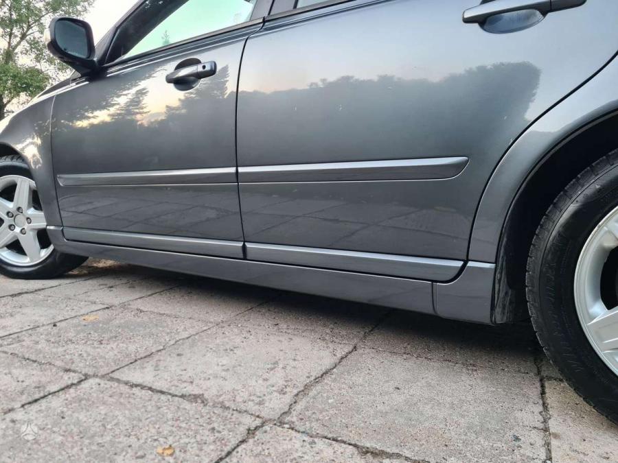 Grey Volvo V50 2009 in Klaipeda, with an engine capacity of 2.00 L and mileage of 305 thousand km for 2350 €, photo 34 on AUTOMOTO.COM.LV
