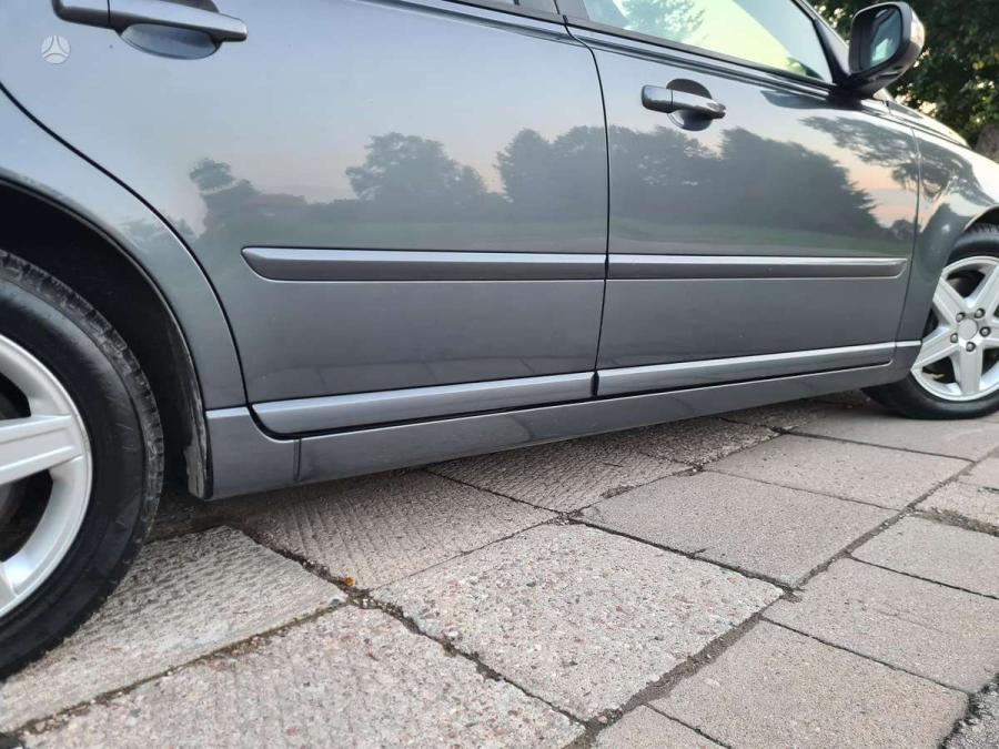 Grey Volvo V50 2009 in Klaipeda, with an engine capacity of 2.00 L and mileage of 305 thousand km for 2350 €, photo 35 on AUTOMOTO.COM.LV