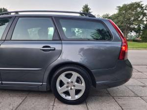 Grey Volvo V50 2009 in Klaipeda, with an engine capacity of 2.00 L and mileage of 305 thousand km for 2350 €, photo 36 on AUTOMOTO.COM.LV