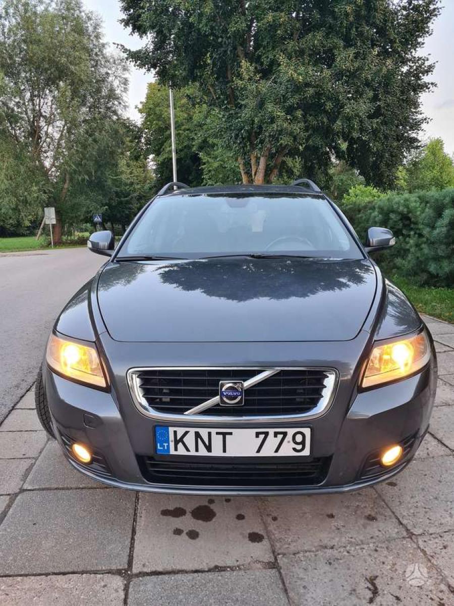 Grey Volvo V50 2009 in Klaipeda, with an engine capacity of 2.00 L and mileage of 305 thousand km for 2350 €, photo 40 on AUTOMOTO.COM.LV