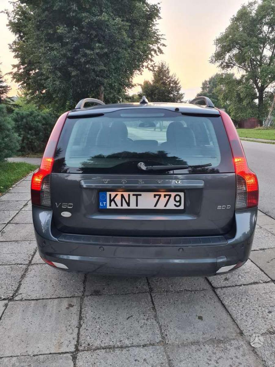 Grey Volvo V50 2009 in Klaipeda, with an engine capacity of 2.00 L and mileage of 305 thousand km for 2350 €, photo 41 on AUTOMOTO.COM.LV