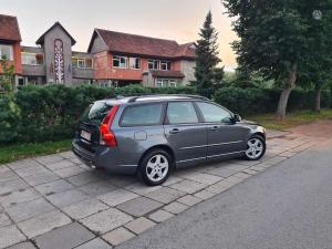 Grey Volvo V50 2009 in Klaipeda, with an engine capacity of 2.00 L and mileage of 305 thousand km for 2350 €, photo 46 on AUTOMOTO.COM.LV