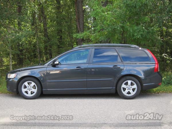 Вольво В50 2009 в Тарту на AUTOMOTO.COM.LV Серый Вольво В50 2009 в Тарту, объемом двигателя 1.60 л и пробегом 239 тыс. км за 3590 €, фото 6 на AUTOMOTO.COM.LV